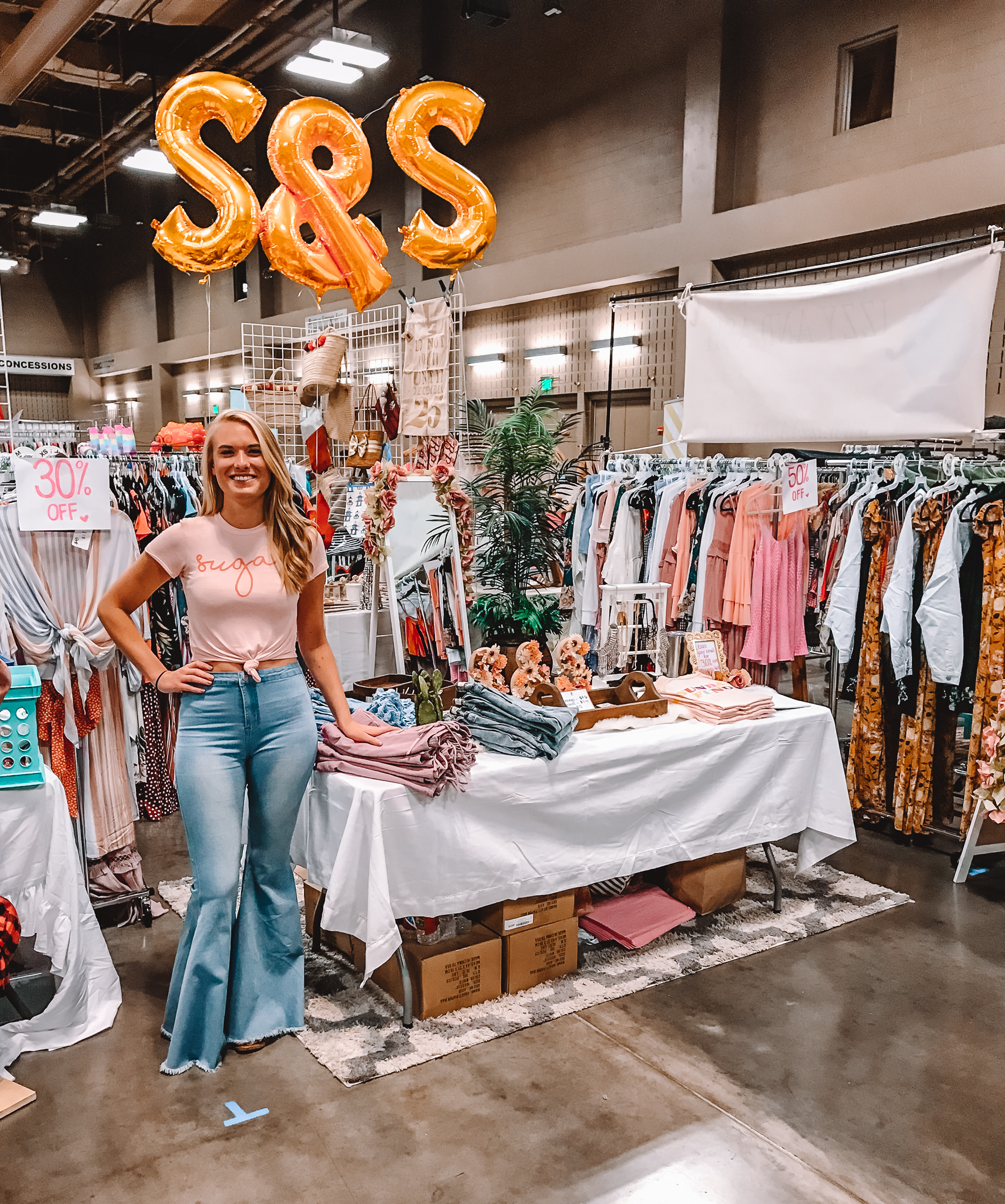 How to Set Up a Pop-Up Shop + Tour My Pop-Up with Me! (YouTube Video ...